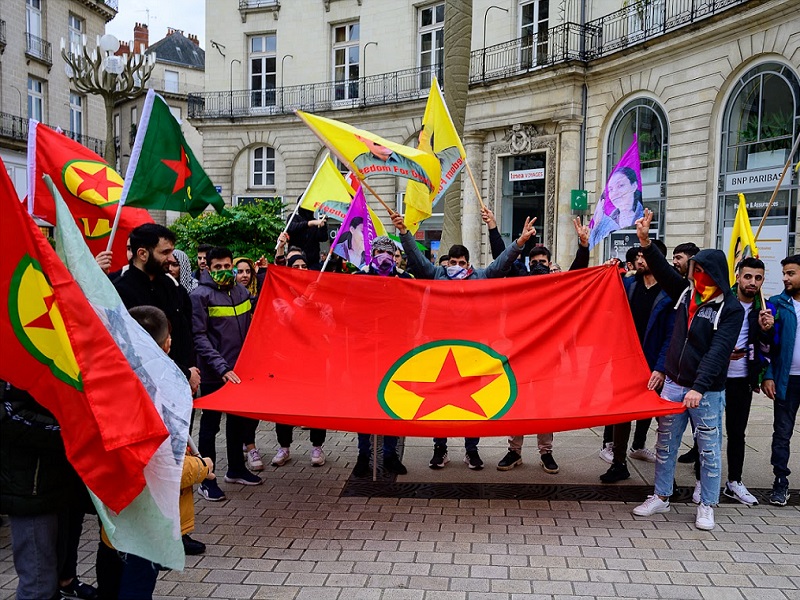 Jeu toxique des autorités françaises - Mouvement ENSEMBLE!